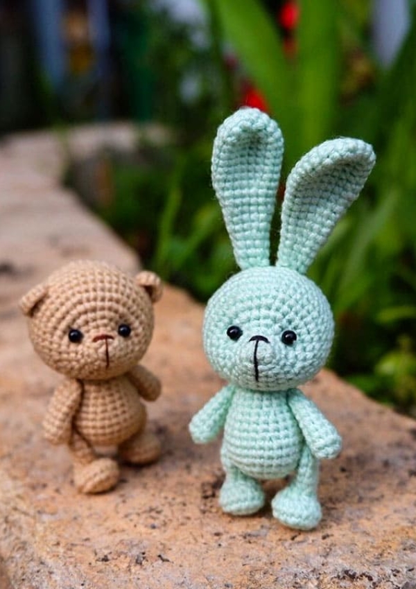 Cute Crochet Bunny Keychain PDF Amigurumi Free Pattern - Lovelycraft