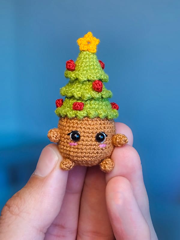 Tiny Crochet Christmas Tree Amigurumi Free Pattern - Lovelycraft