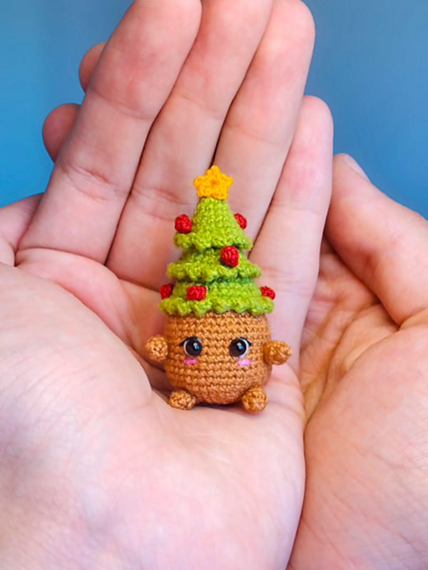 Tiny Crochet Christmas Tree Amigurumi Free Pattern - Lovelycraft