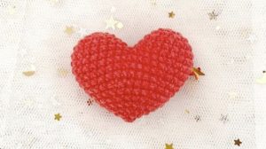 Cute Crochet Cat with Heart Amigurumi PDF Pattern - Lovelycraft